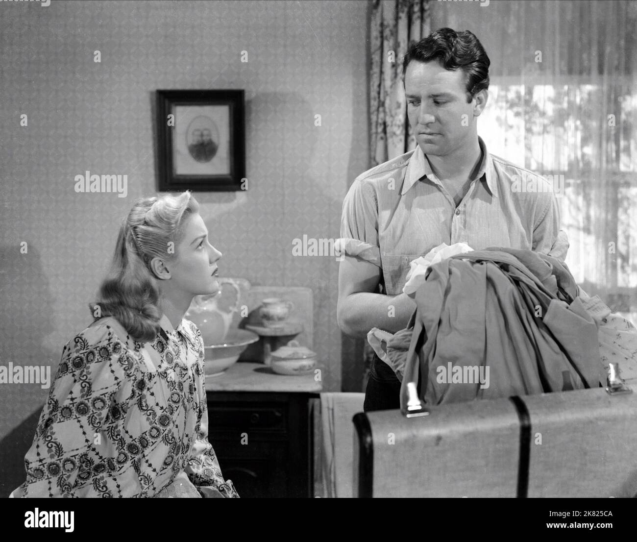 Audrey Long & Steve Brodie Film Desperate (1947) Characters: Mrs. Anne ...