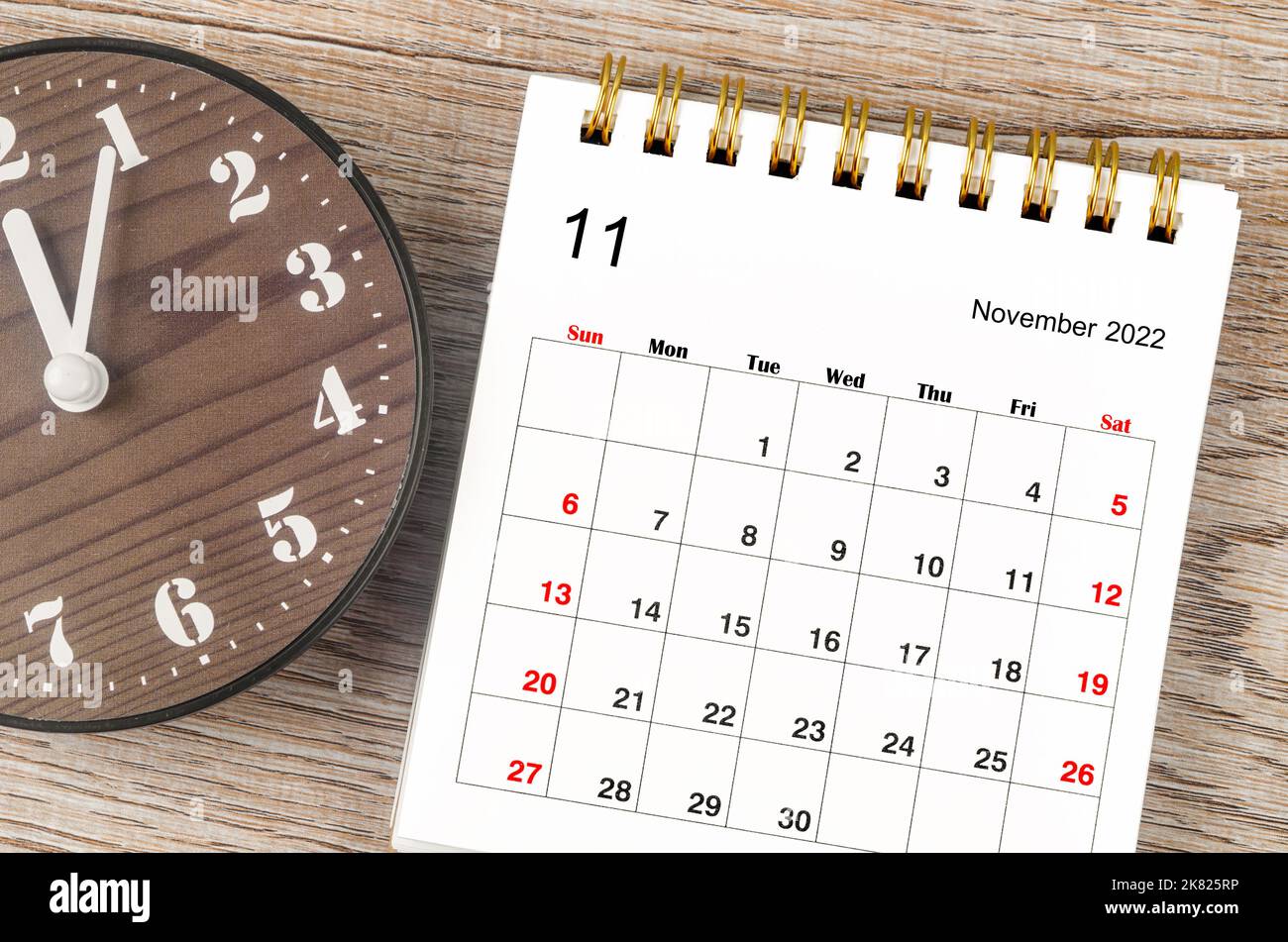 November 2022 Monthly desk calendar for 2022 year with clock Stock ...