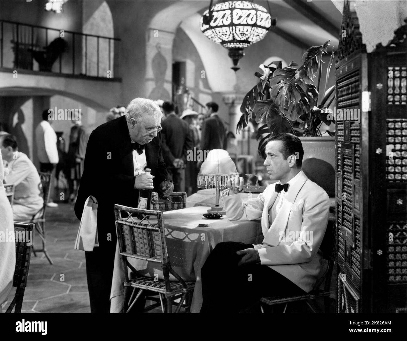 S.Z. Szakall & Humphrey Bogart Film Casablanca (USA 1942) Characters: & Rick Blaine Director ...