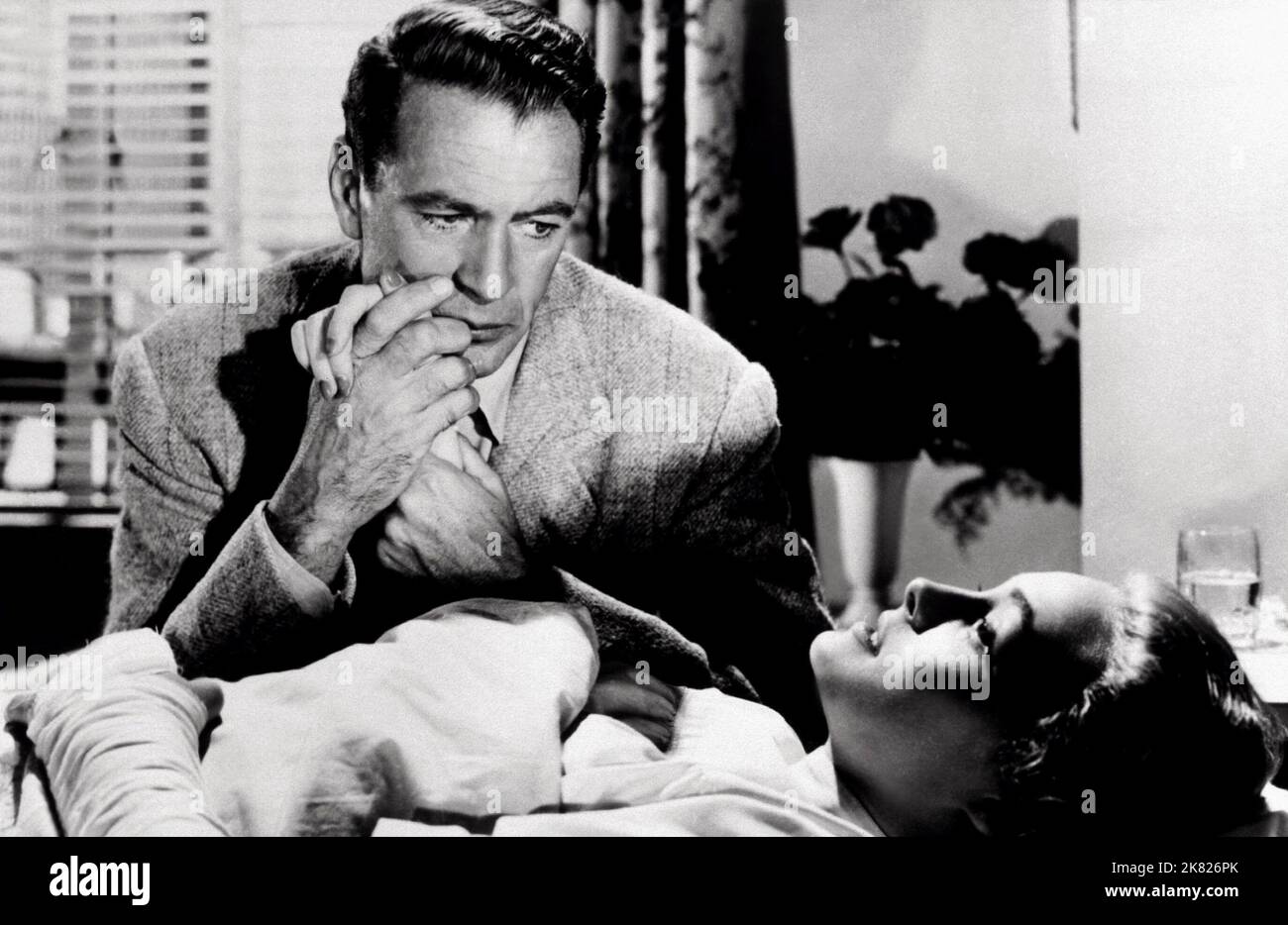 Gary Cooper & Patricia Neal Film The Fountainhead (1949) Characters ...