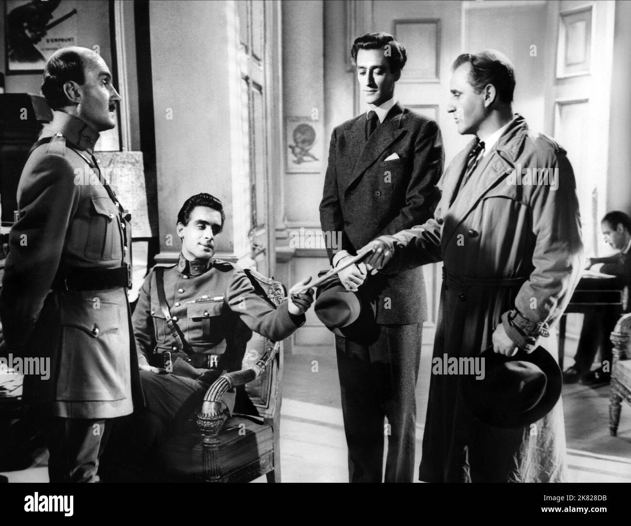 Guy Rolfe & Eric Portman Film The Spider And The Fly (1942) Characters ...