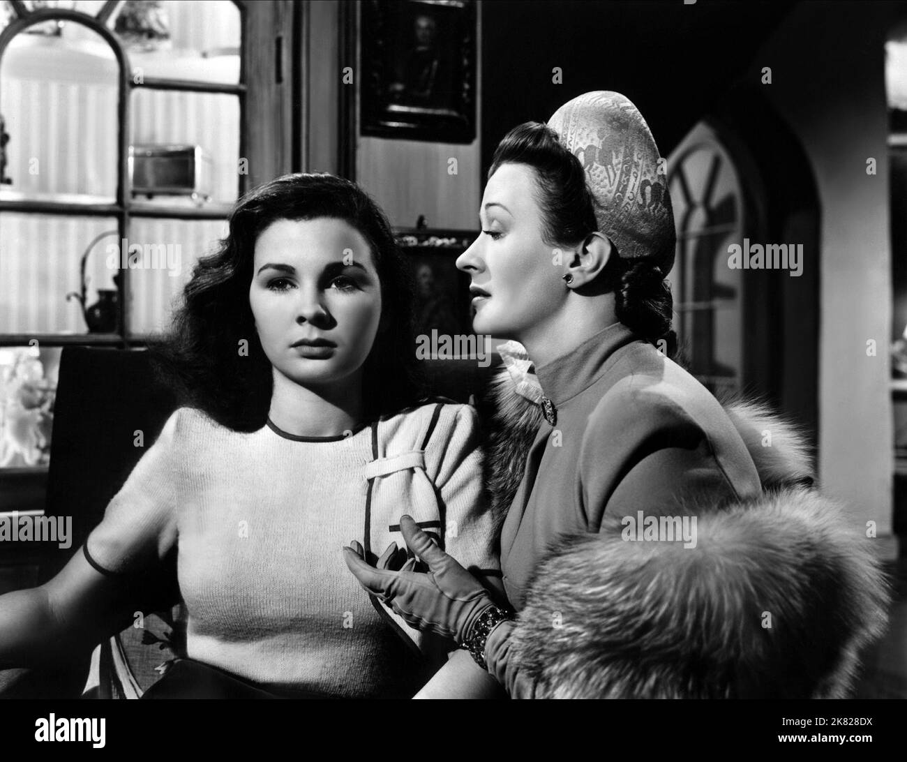 Jean Simmons & Ursula Jeans Film The Woman In The Hall (1947 ...