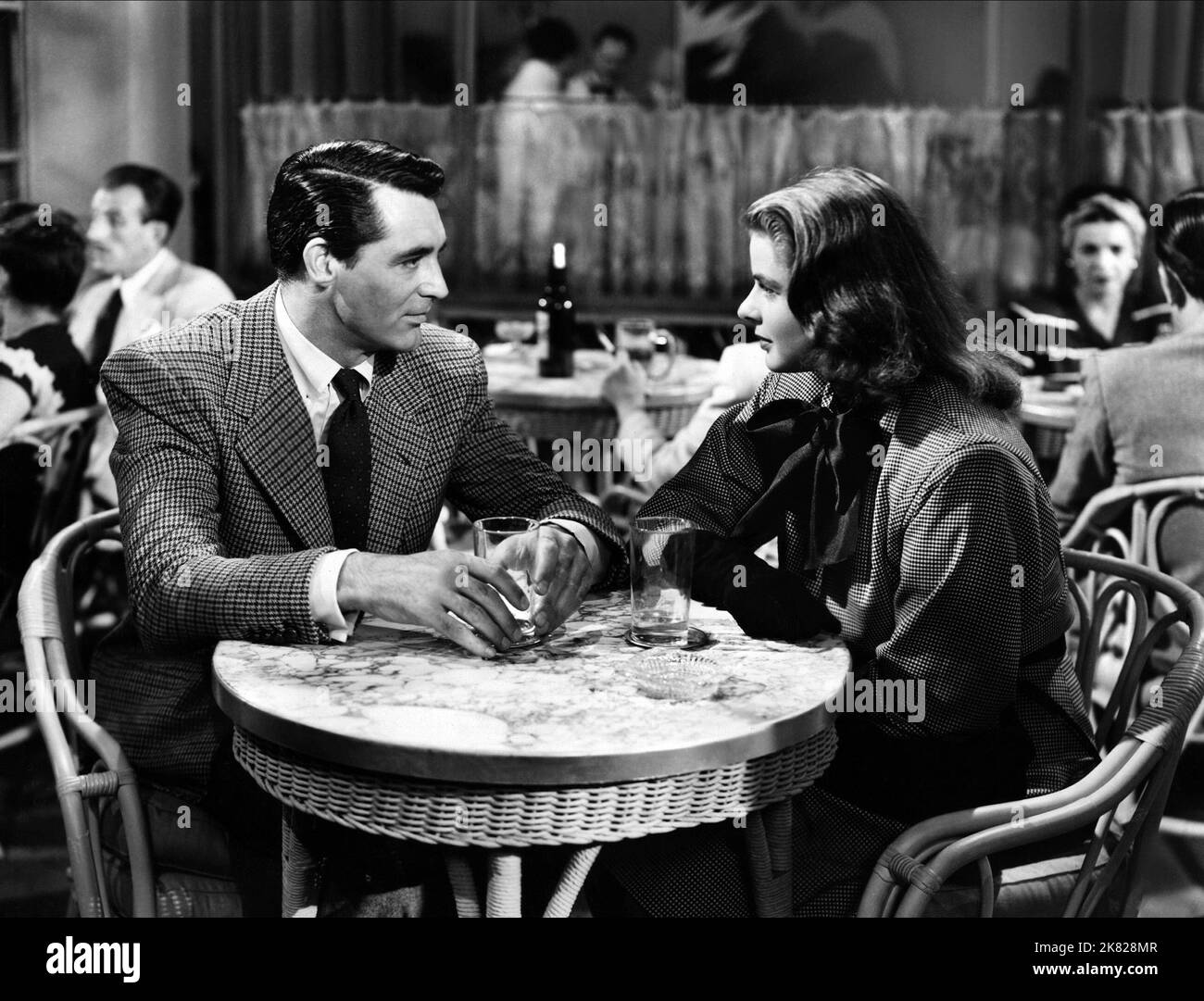 Cary Grant & Ingrid Bergman Film Notorious (USA 1964) Characters: T.R ...
