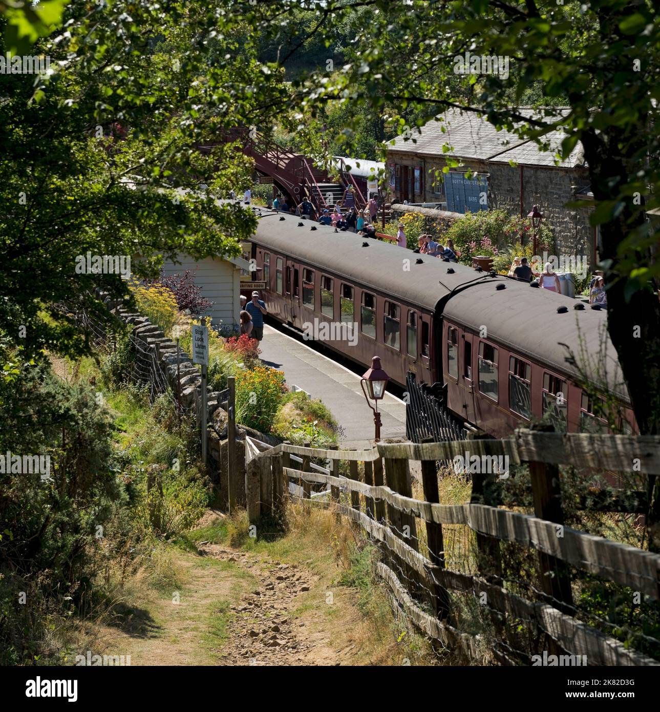 Goathland railway station carriages hi-res stock photography and images ...