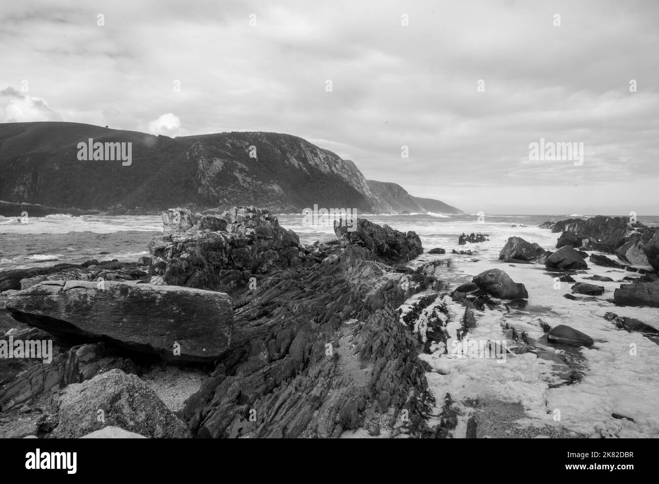 Jutting rocks storm hi-res stock photography and images - Alamy