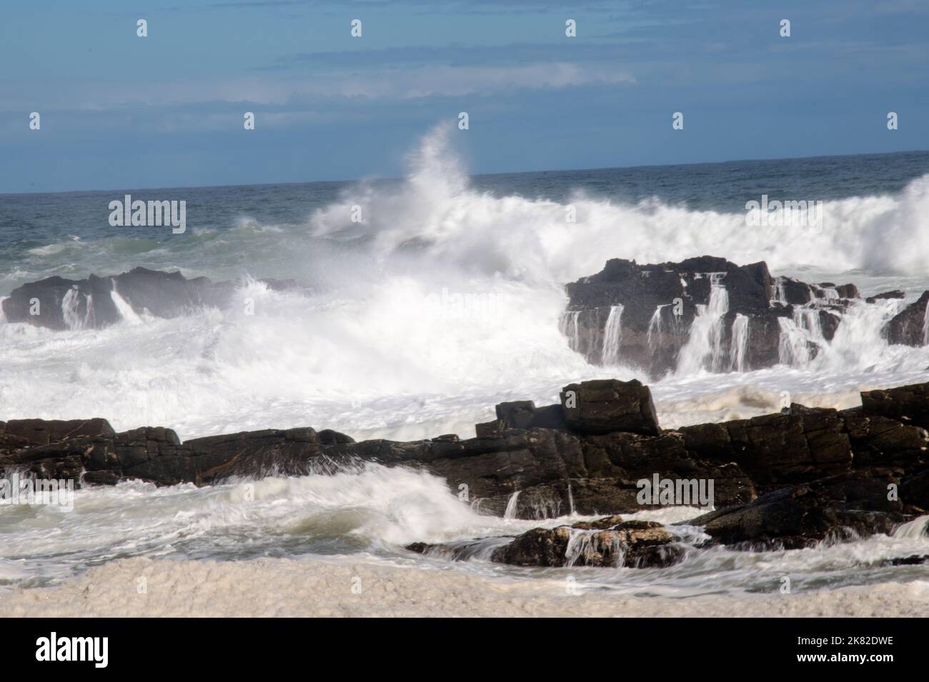 Jutting rocks hi-res stock photography and images - Alamy