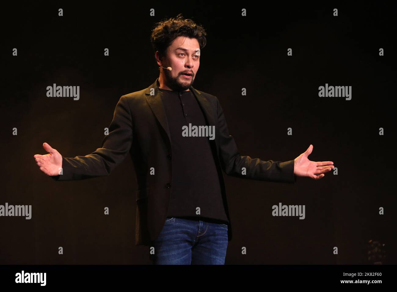 Karim Duval. Humoriste. 33 ème Festival Mont-Blanc Humour. Mars 2017 ...