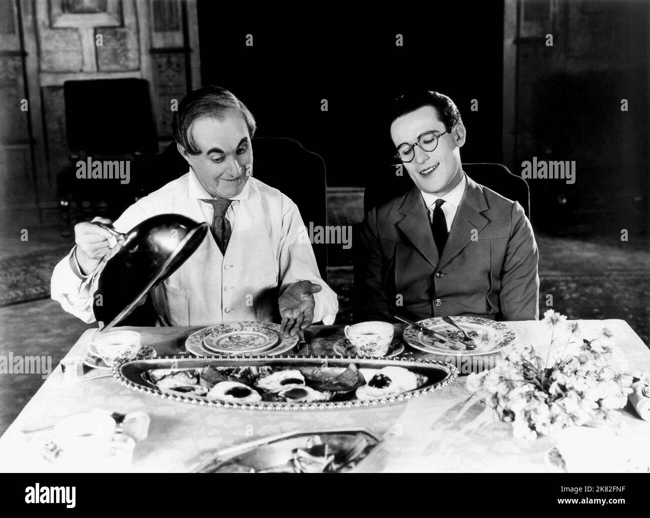 Harold Lloyd Film: Among Those Present (Kurzfilm) Characters: O'Reilly ...