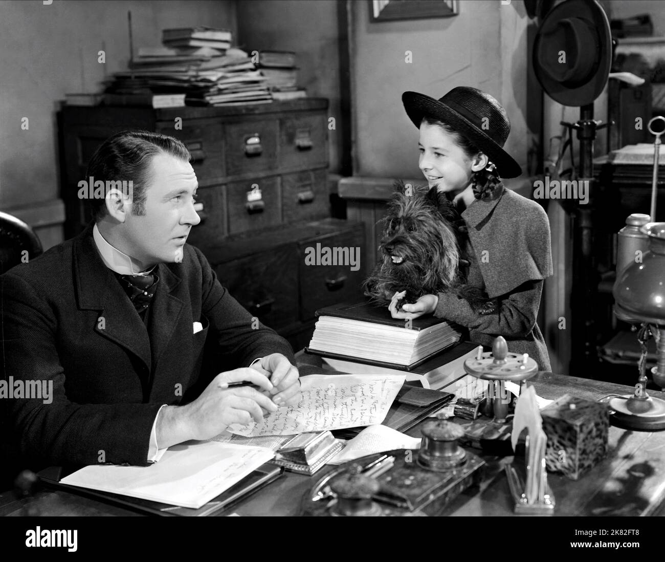 Film editor 1939 hi-res stock photography and images - Alamy