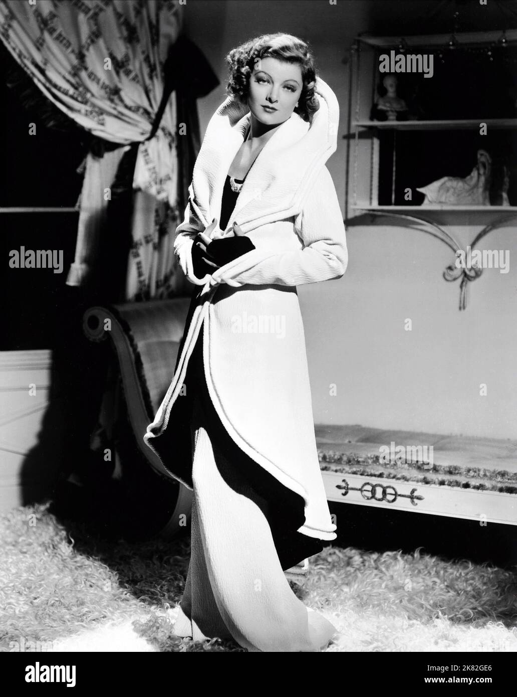 Myrna Loy Film Evelyn Prentice (USA 1934) Characters: Evelyn Prentice ...