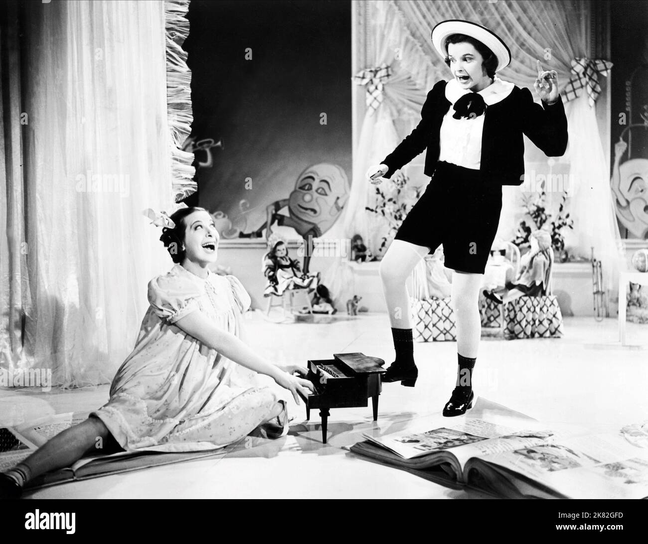 Fanny Brice & Judy Garland Film Everybody Sing (USA 1938) Characters ...