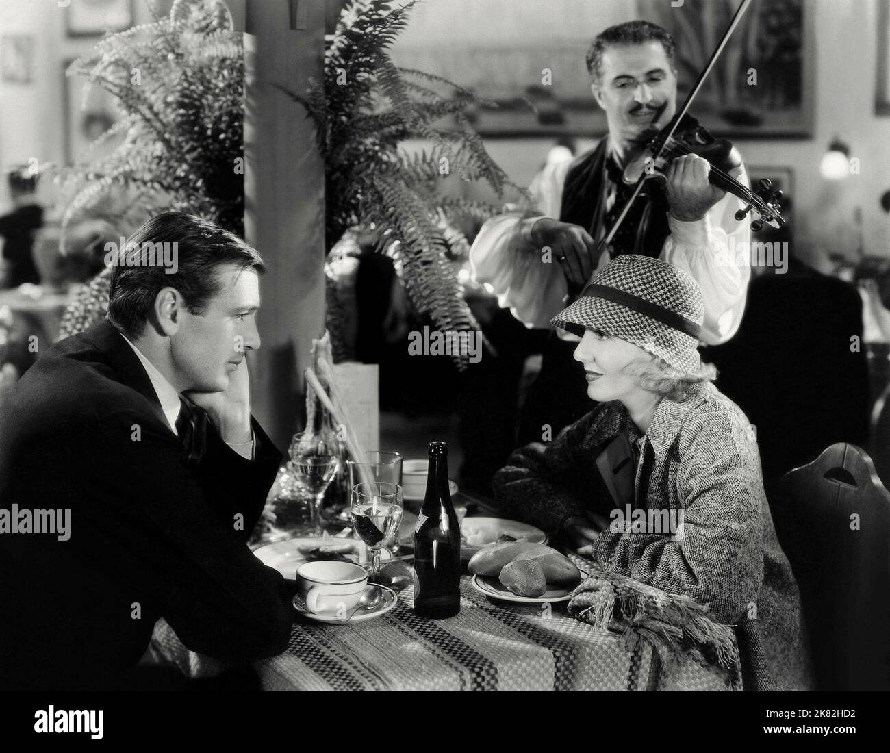 Gary Cooper & Jean Arthur Film Mr. Deeds Goes To Town (1936) Characters: Longfellow Deeds & Babe ...