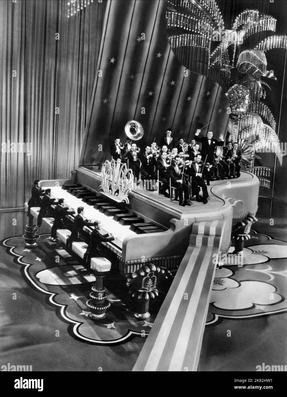 Movie Scene Film: King Of Jazz (1930) Director: John Murray Anderson 20 ...