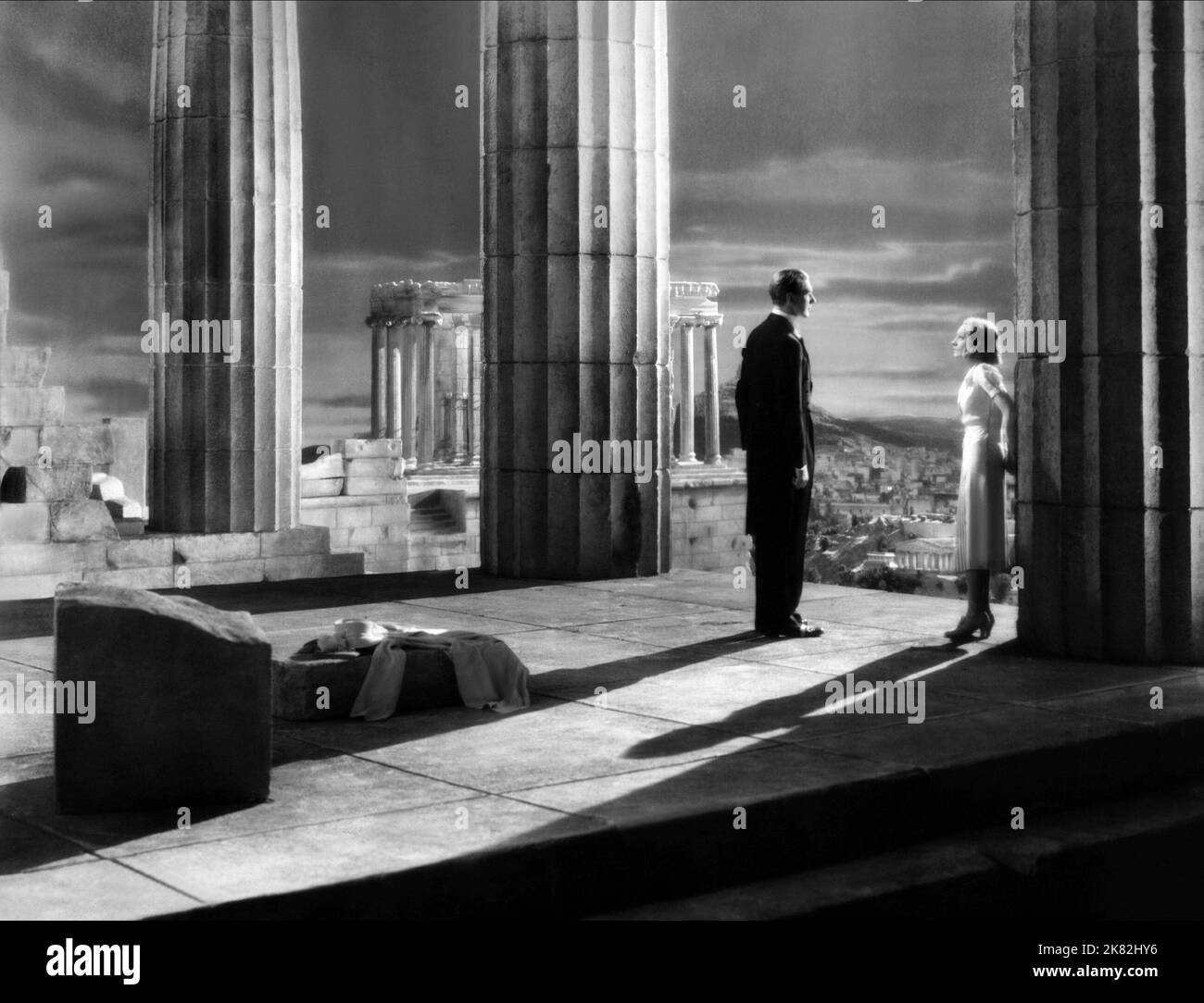 Michael Redgrave & Elisabeth Bergner Film: Stolen Life (1938 ...