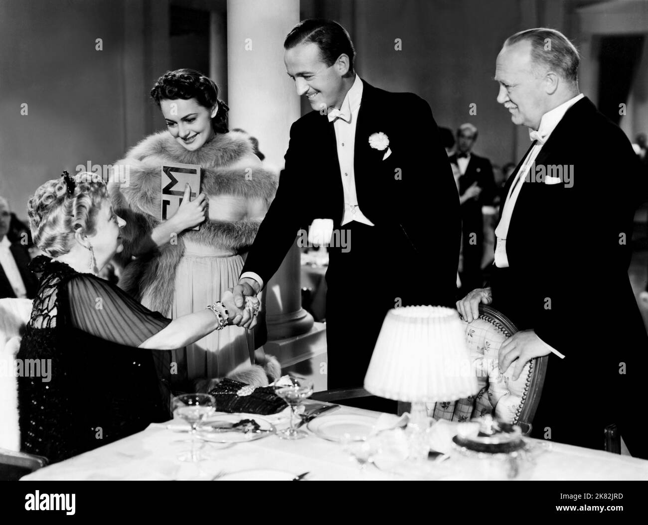 Dame May Whitty, Olivia De Havilland & David Niven Film: Raffles (USA ...