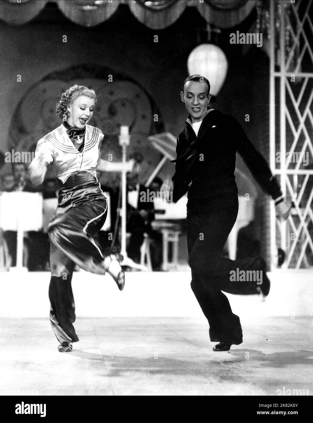 Fred astaire and ginger rogers dancing hi-res stock photography and ...