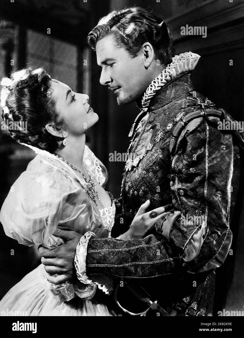 Olivia De Havilland & Errol Flynn Film: The Private Lives Of Elizabeth ...