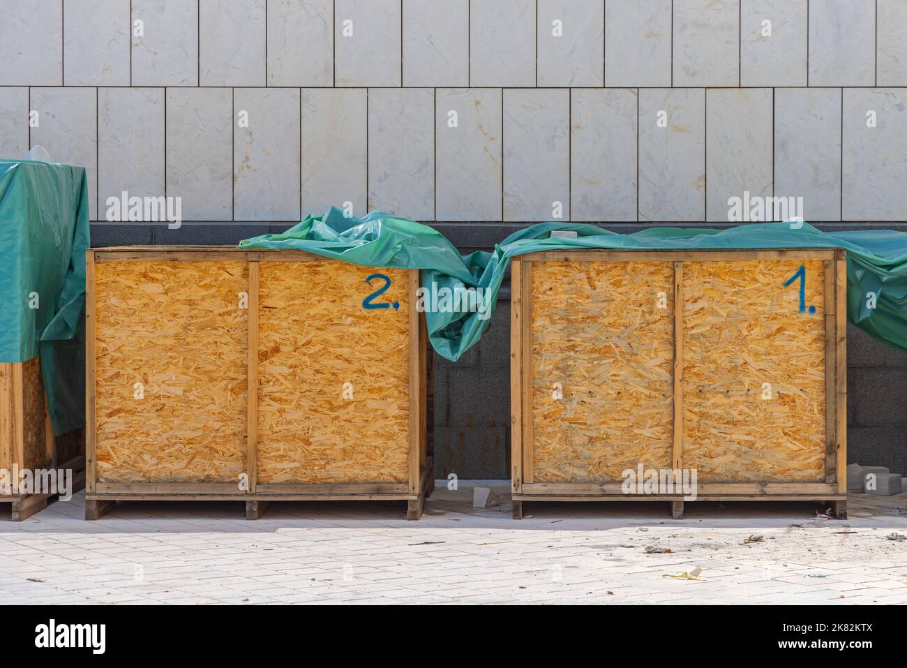 Cargo tarp hi-res stock photography and images - Alamy