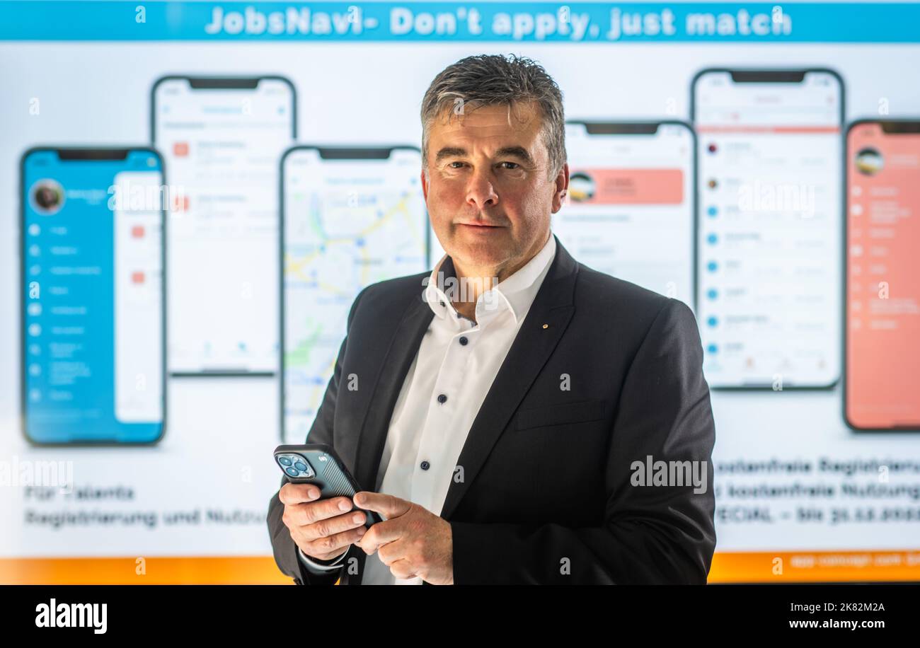 Matching principle hi-res stock photography and images - Alamy