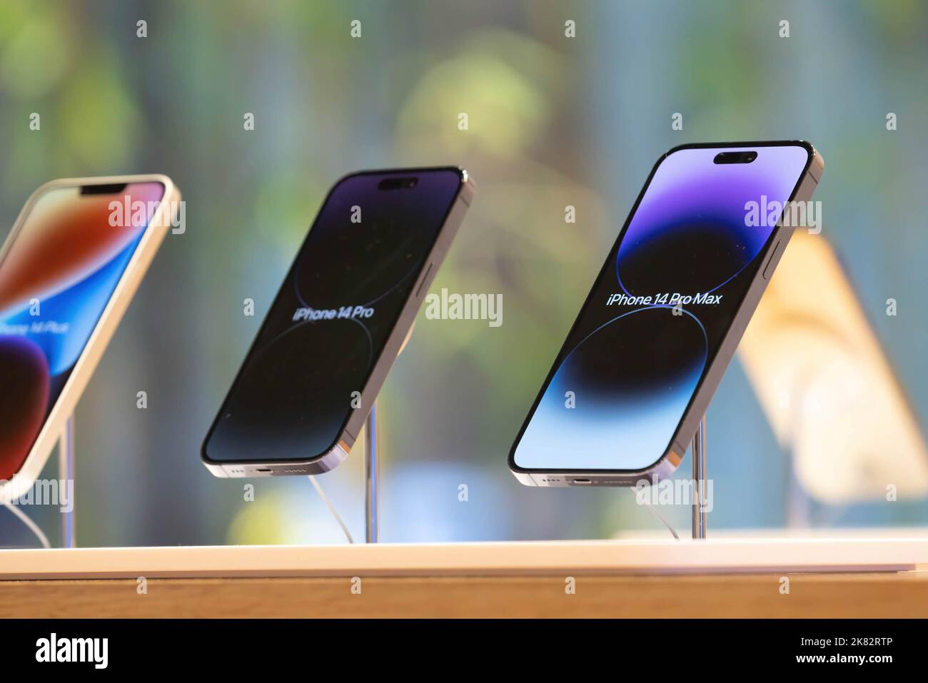 iPhone 14 lineup (14 Plus, 14 pro and 14 Pro Max) on display inside ...