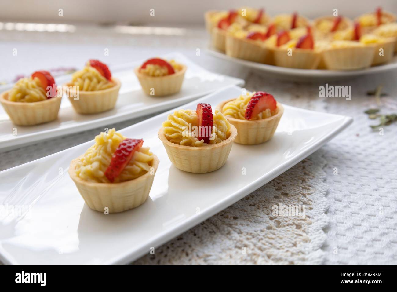 cupcakes with custard and chopped fruits, delicious sweet dessert ...