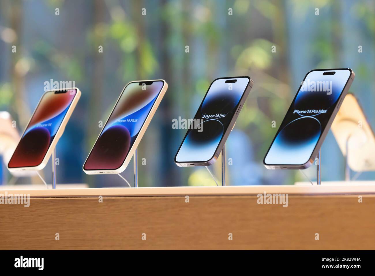 14 pro max hi-res stock photography and images - Alamy