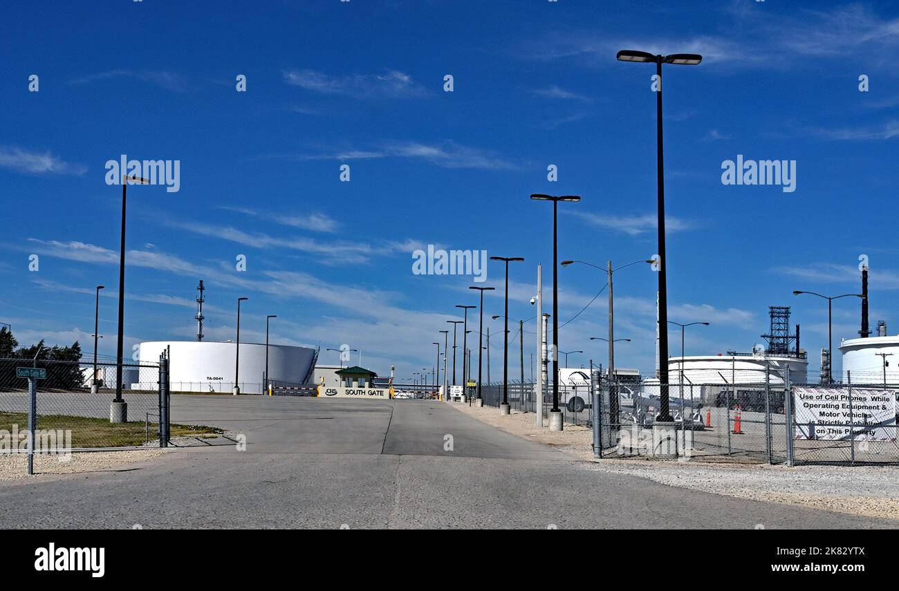 MCPHERSON, KANSAS - SEPTEMBER 19, 2022 CHS oil refinery in McPherson is ...