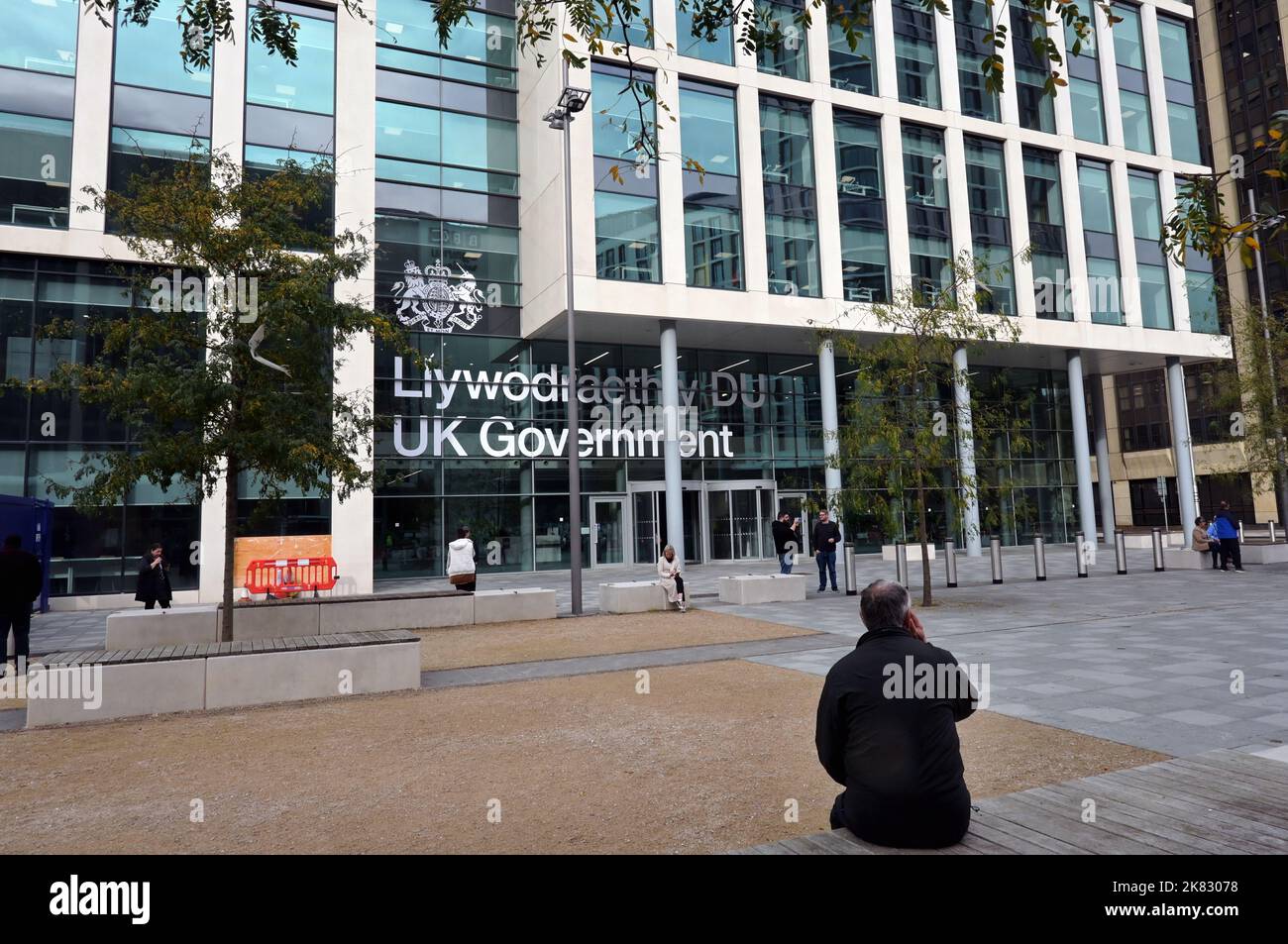 Shops and restaurants in Cardiff city centre. The new Government ...