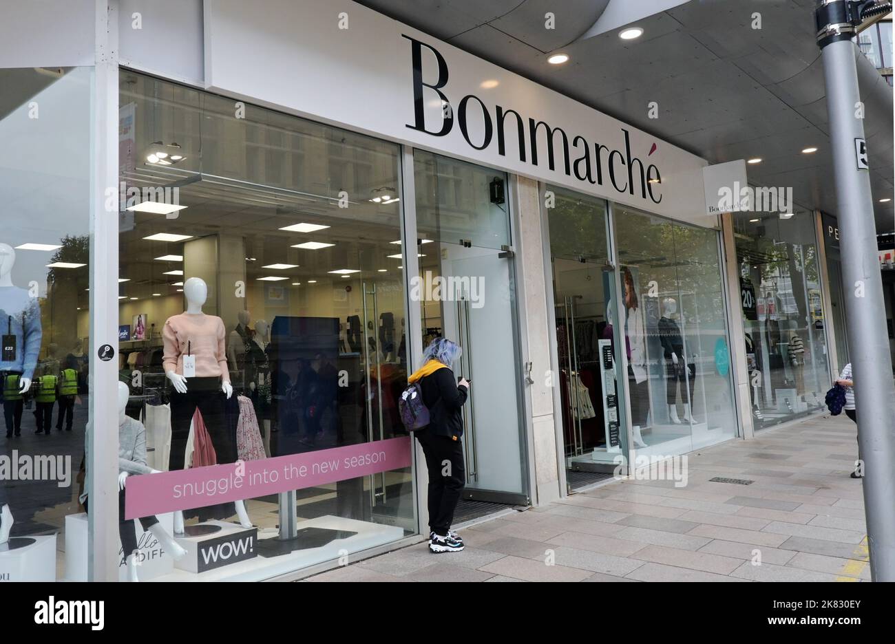 Shops and restaurants in Cardiff city centre. The Bonmarche shop ...