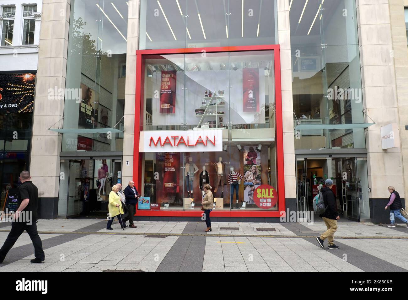 Shops and restaurants in Cardiff city centre. The Matalan Shop on Queen ...