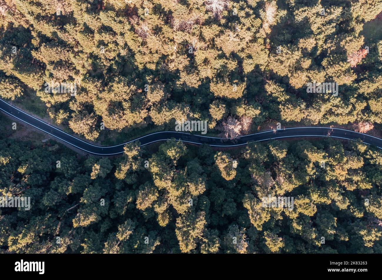 Empty crossing road aerial hi-res stock photography and images - Alamy