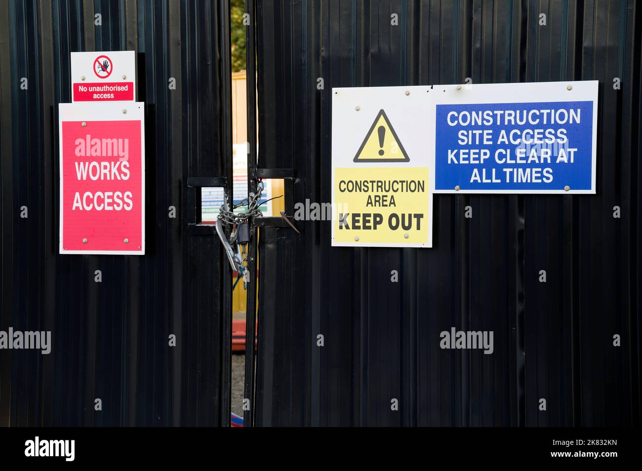 Construction site keep out sign, work access only Stock Photo - Alamy