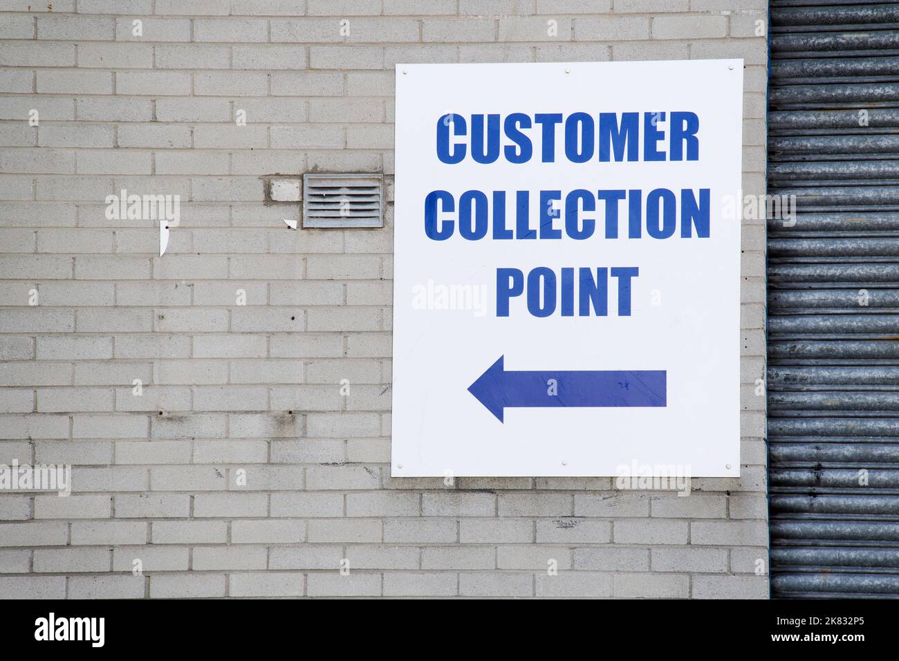 Customer collection point sign at shop car park Stock Photo - Alamy