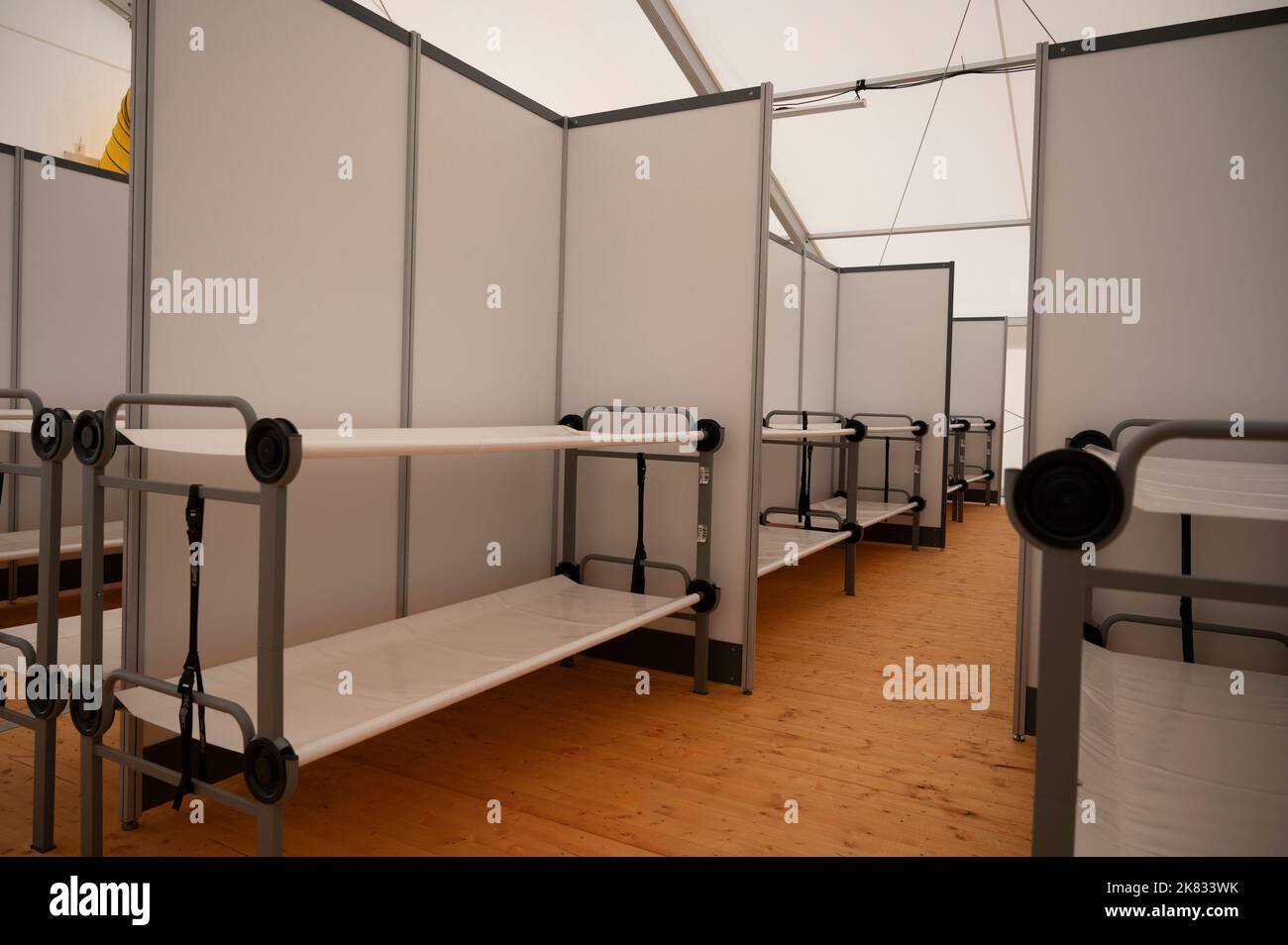 PRODUCTION - 01 August 2022, Berlin: In the so-called Labor 5000 of the ...