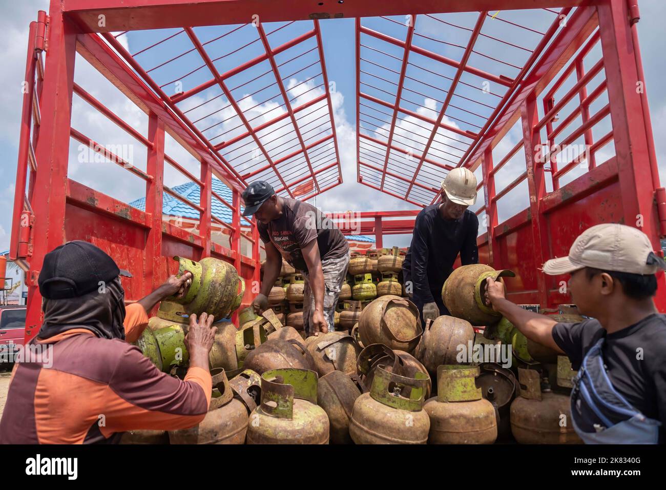 Lpg loading hi-res stock photography and images - Alamy