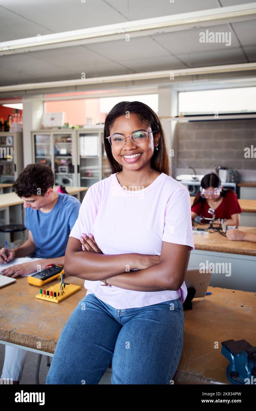 Vocational class project portrait hi-res stock photography and images ...