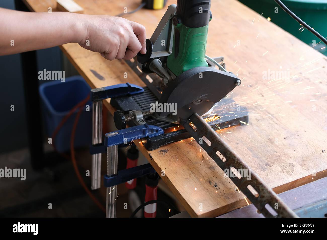 Timber cutters hi-res stock photography and images - Alamy