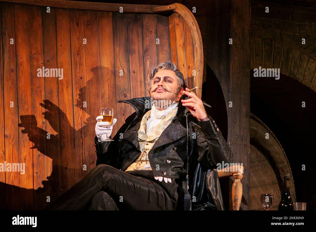 Opera singer with wine glass hi-res stock photography and images - Alamy