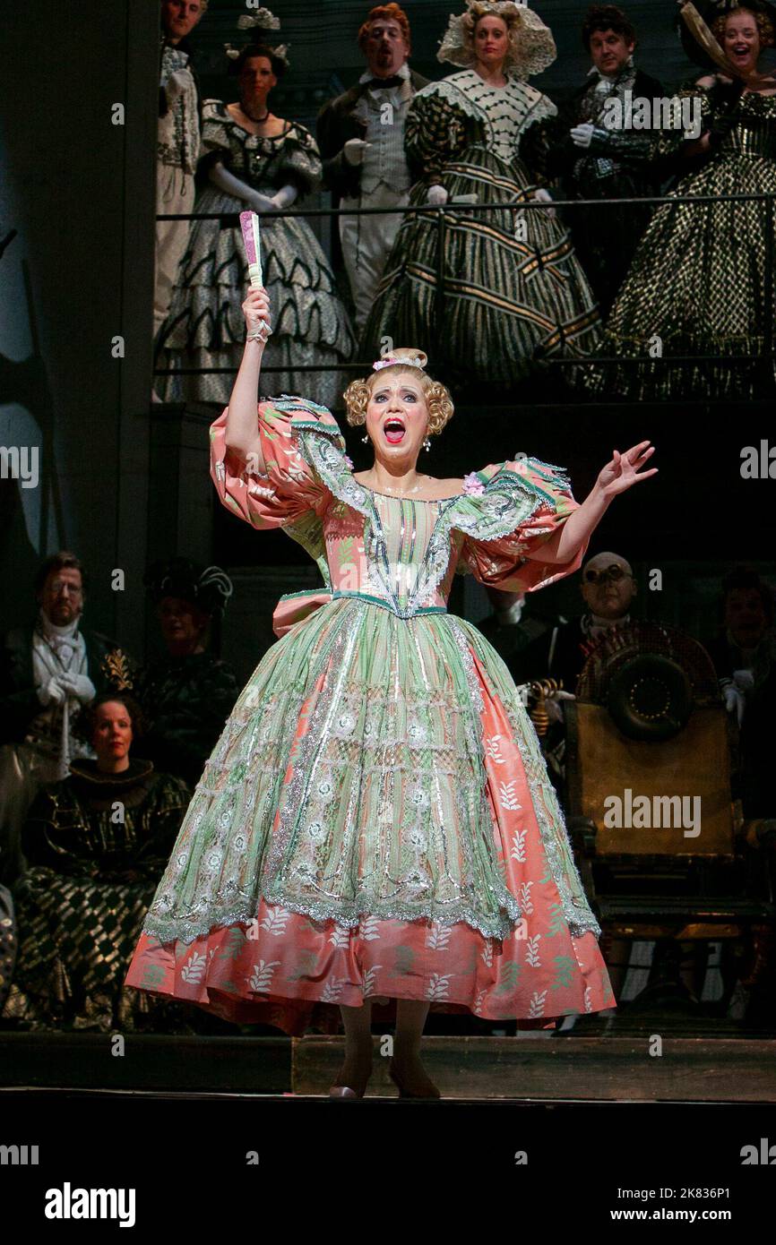 Mechanical doll hi-res stock photography and images - Alamy