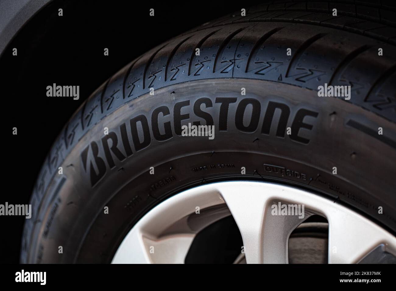 Bridgestone emblem hi-res stock photography and images - Alamy