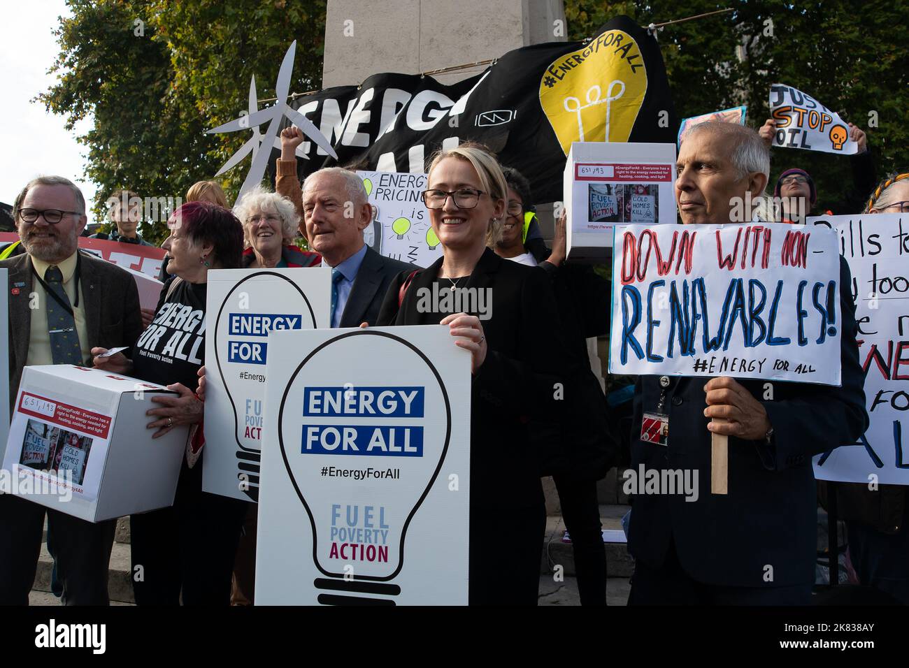 Westminster, London, UK. 19th October, 2022. Caroline Lucas MP, Lord ...
