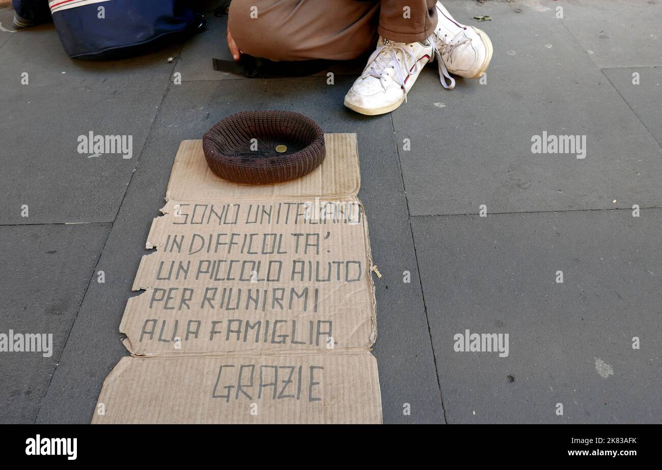Poverty in italy hi-res stock photography and images - Alamy