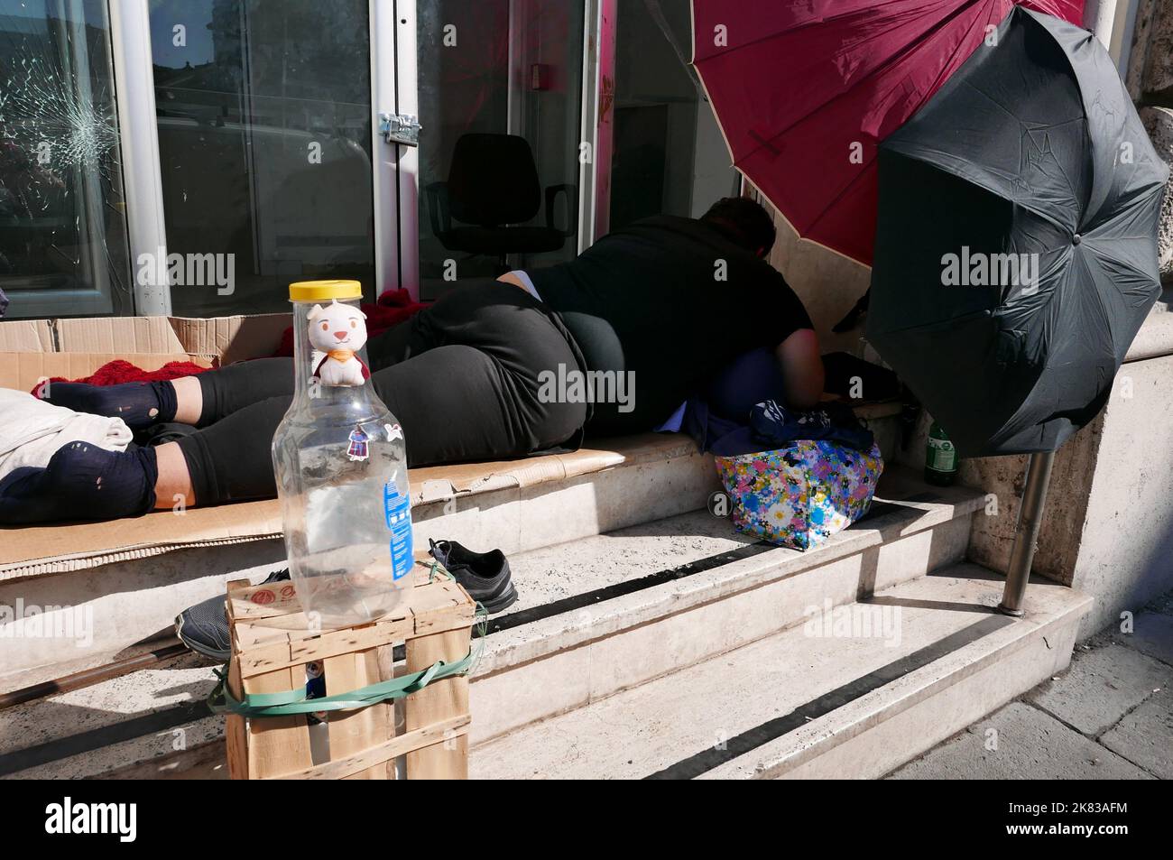 Absolute poverty hi-res stock photography and images - Alamy