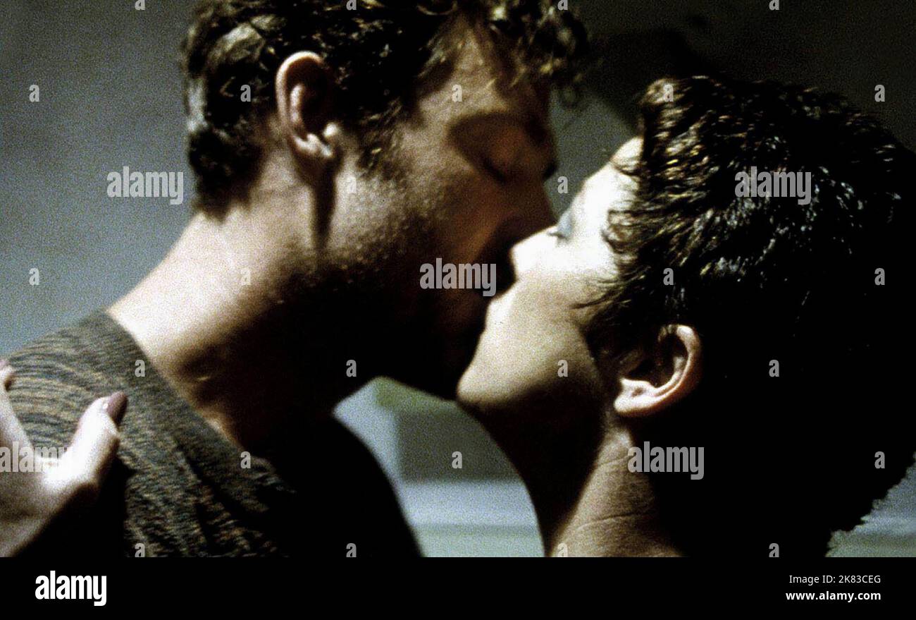 Marton Csokas, Sarah Peirse Film: Rain (2001) Characters: Cady,Kate 06 October 2001 **WARNING ...