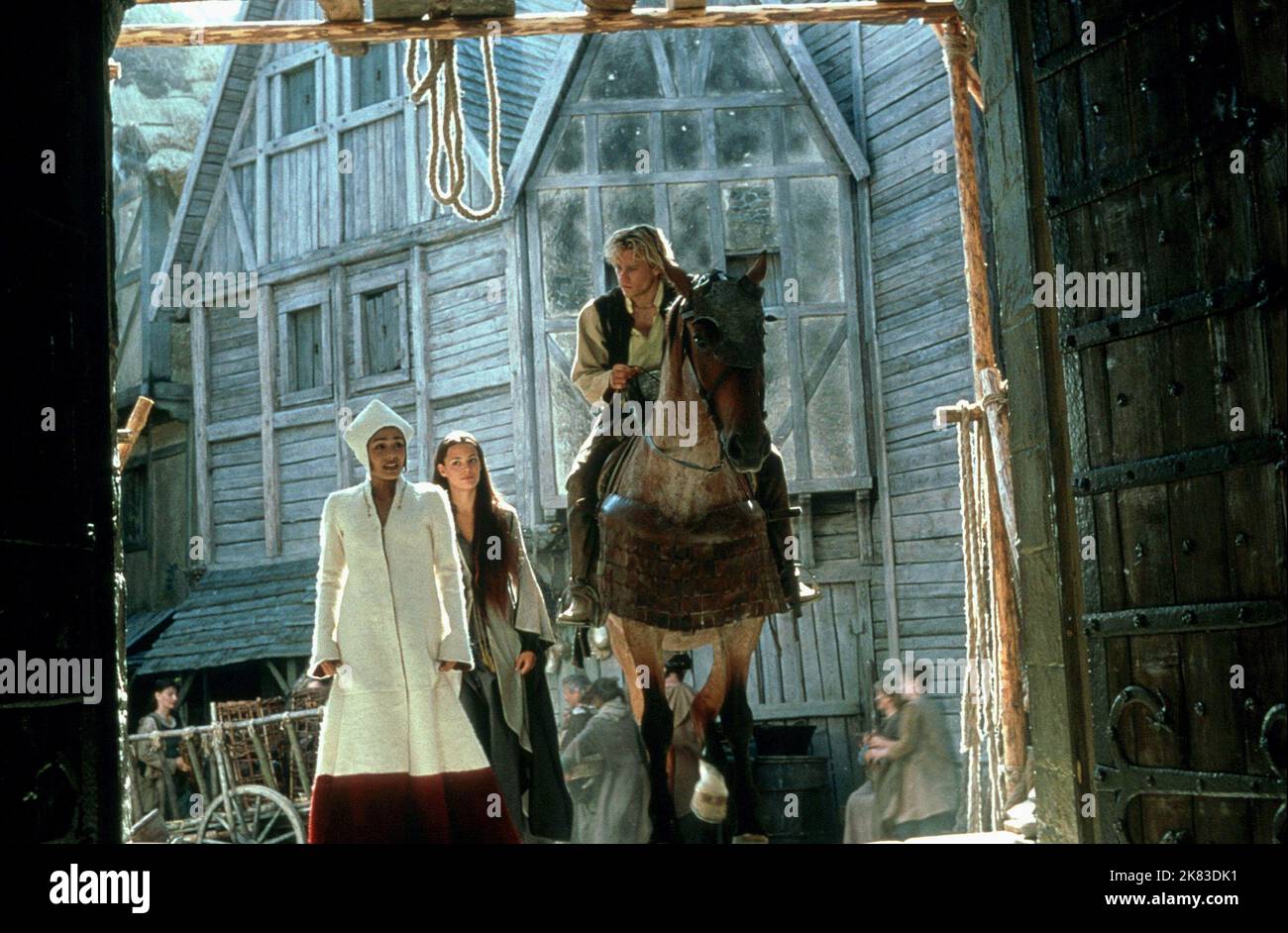 Laura fraser knights tale 2001 hi-res stock photography and images - Alamy