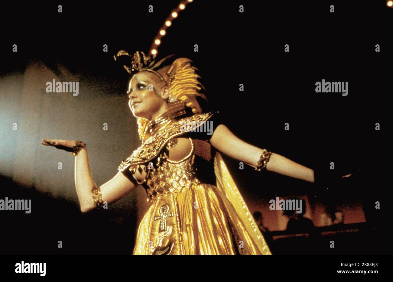 Blow Dry Scene Film: Blow Dry (USA/UK/DE 2001) Director: Paddy Breathnach 01 February 2001 ...