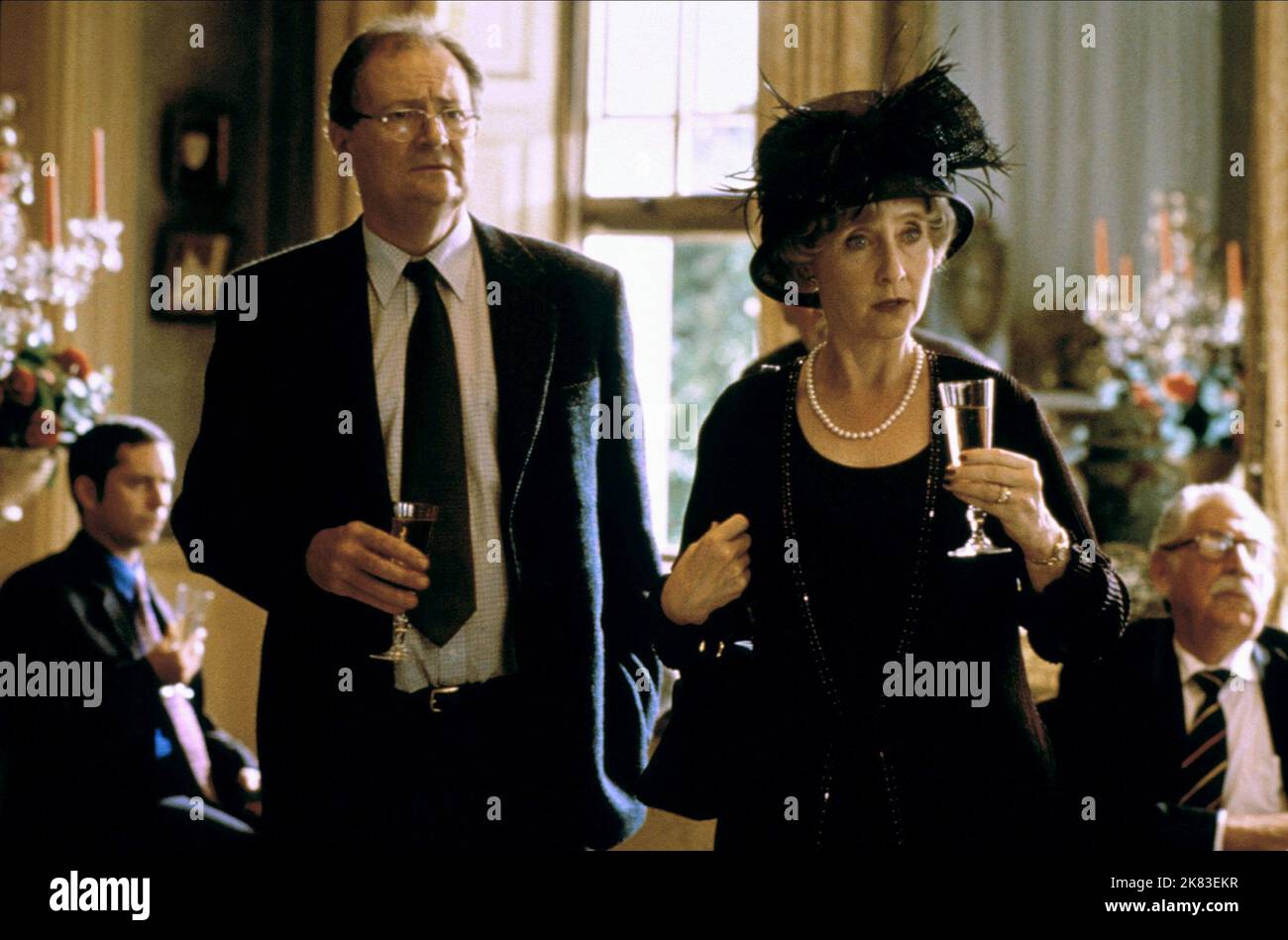 Gemma jones bridget jones's diary hi-res stock photography and images ...