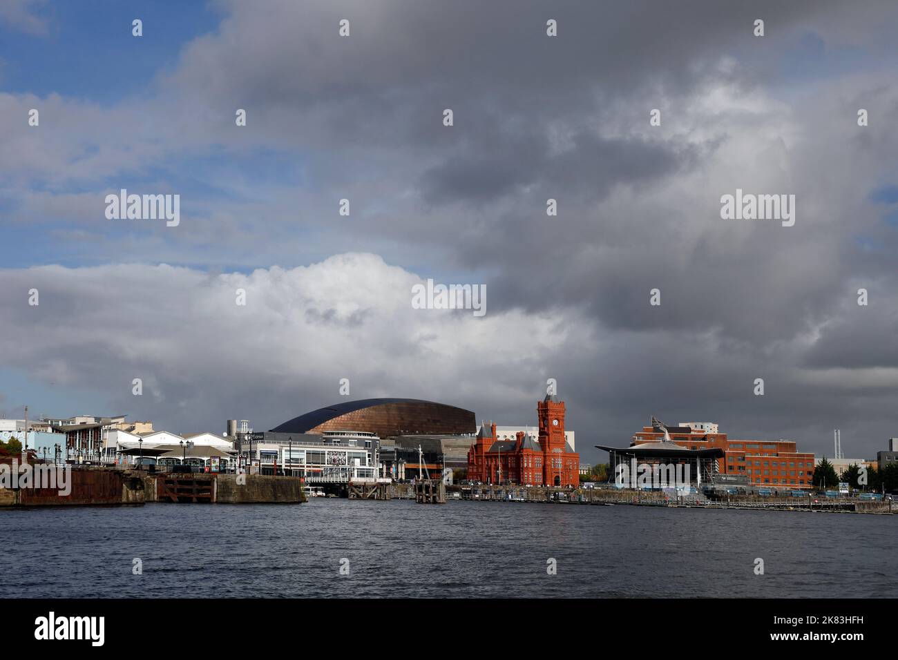 Ominous clouds,Cardiff Bay. October 2022 Stock Photo - Alamy