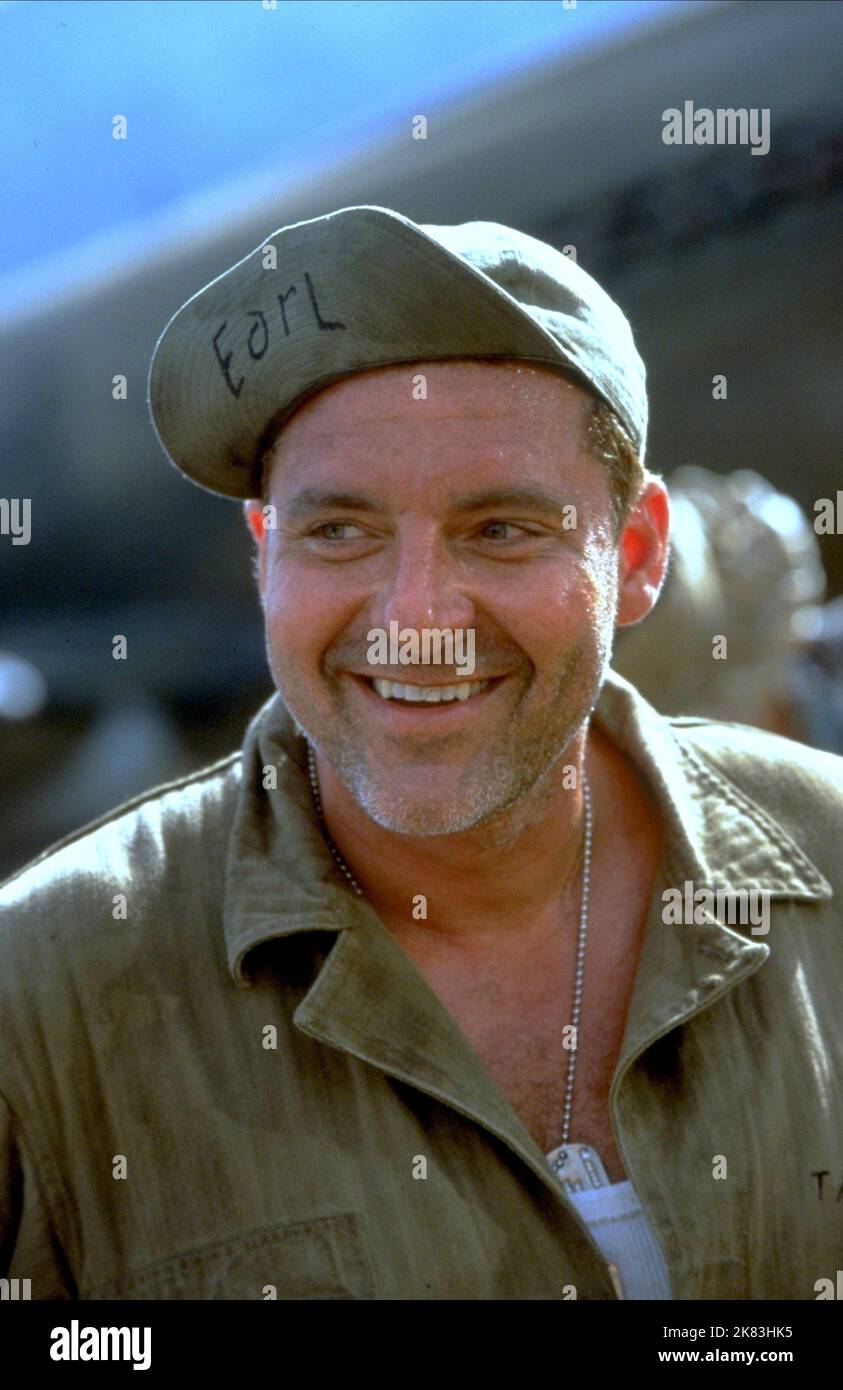 Pearl harbor tom sizemore 2001 hi-res stock photography and images - Alamy