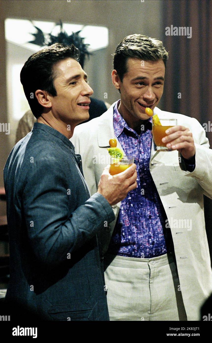 Dominic keating hi-res stock photography and images - Alamy